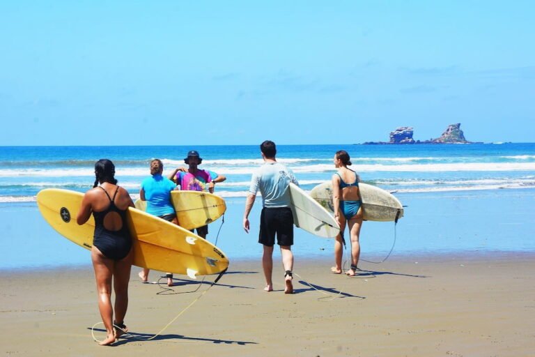 Ayampe - Senderismo Yoga y Surf 【2026】